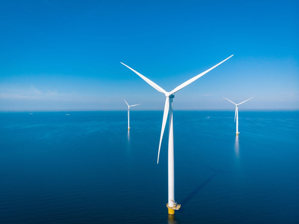 Turbine installation starts on Dogger Bank offshore wind farm ...